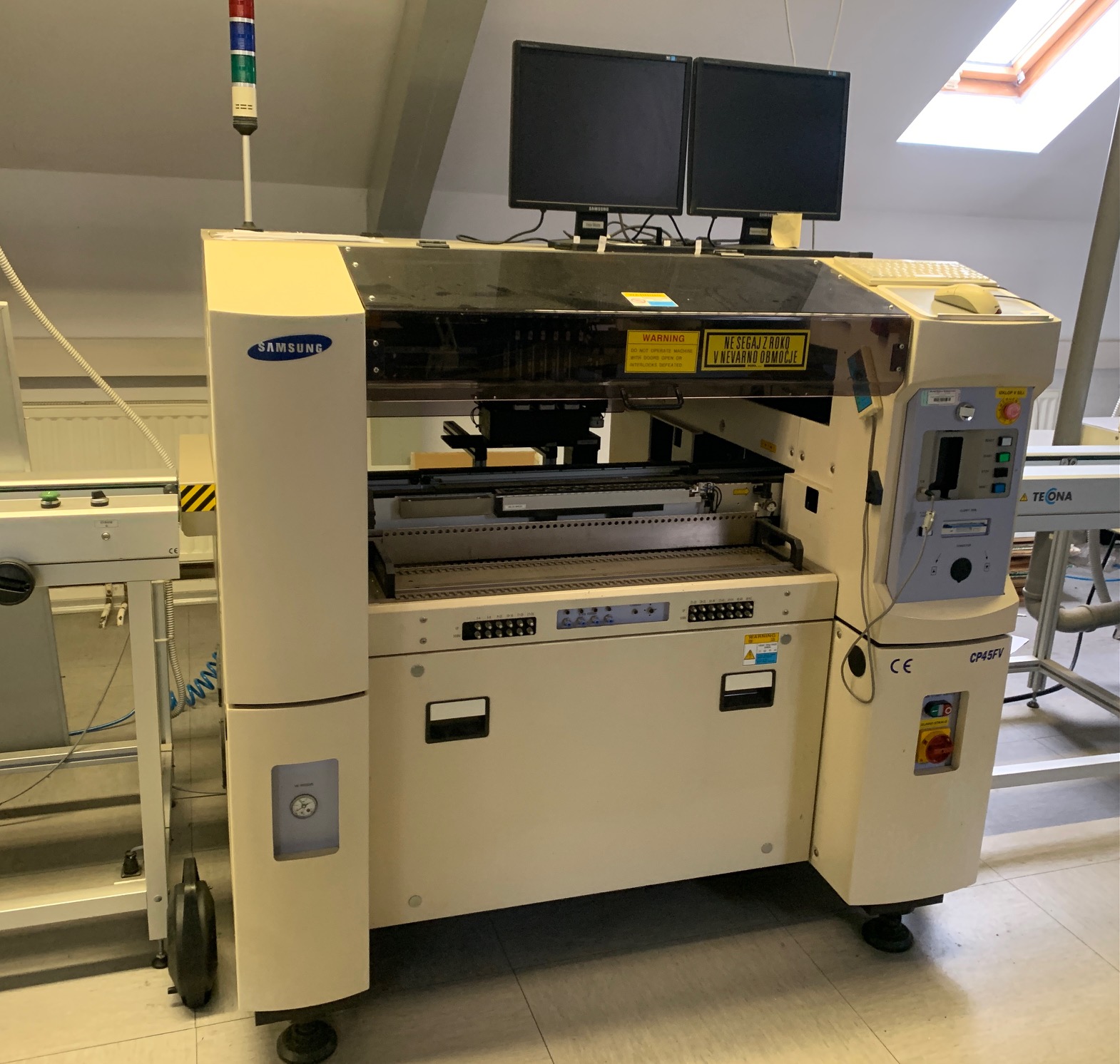 Samsung CP45FV stroj za vstavljanje SMT komponent (Pick and Place)