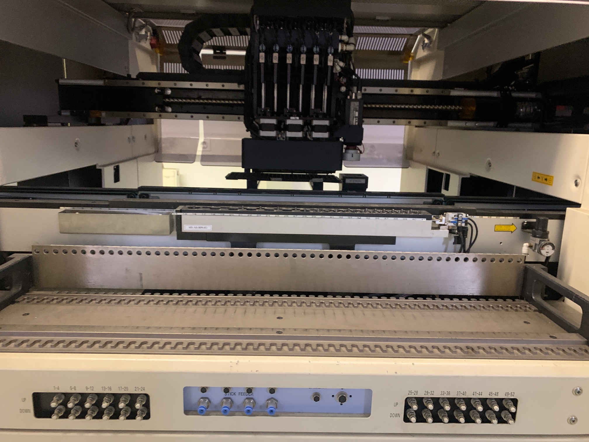 Samsung CP45FV stroj za vstavljanje SMT komponent (Pick and Place)