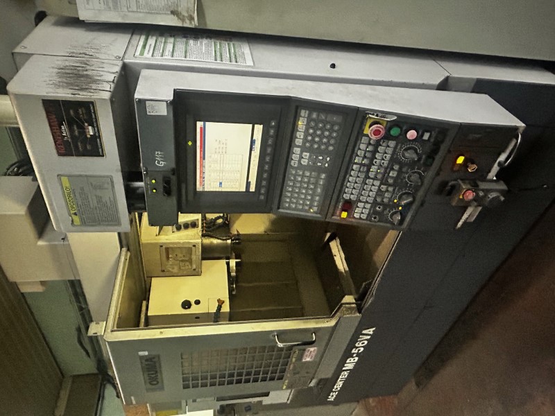 CNC rezkalni stroj Okuma MB 56 (letnik 2005)
