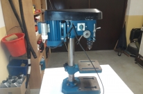 Prodam manjši steberni vrtalni stroj